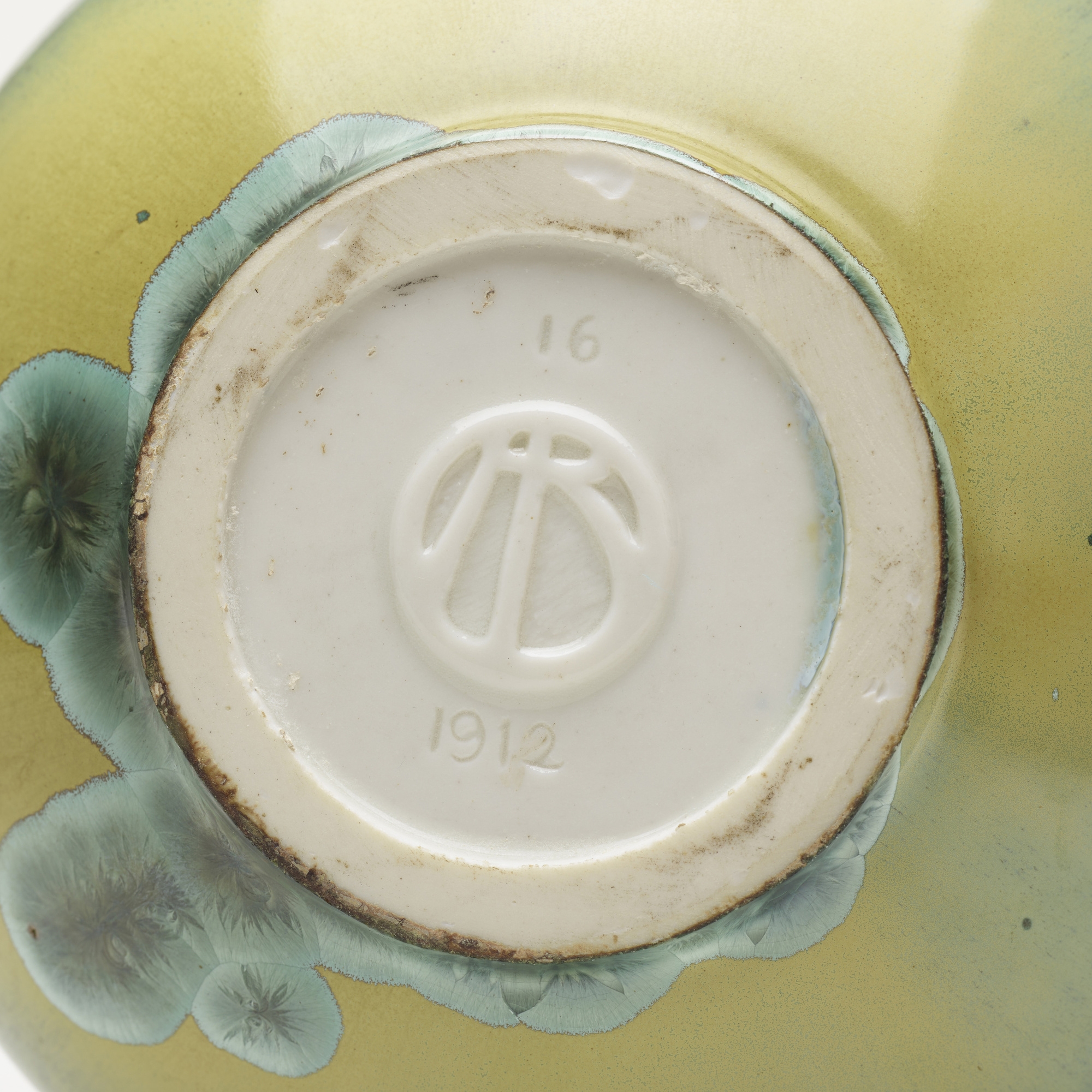 Adelaide Alsop Robineau | Exceptional vase with reticulated stand (1912 ...