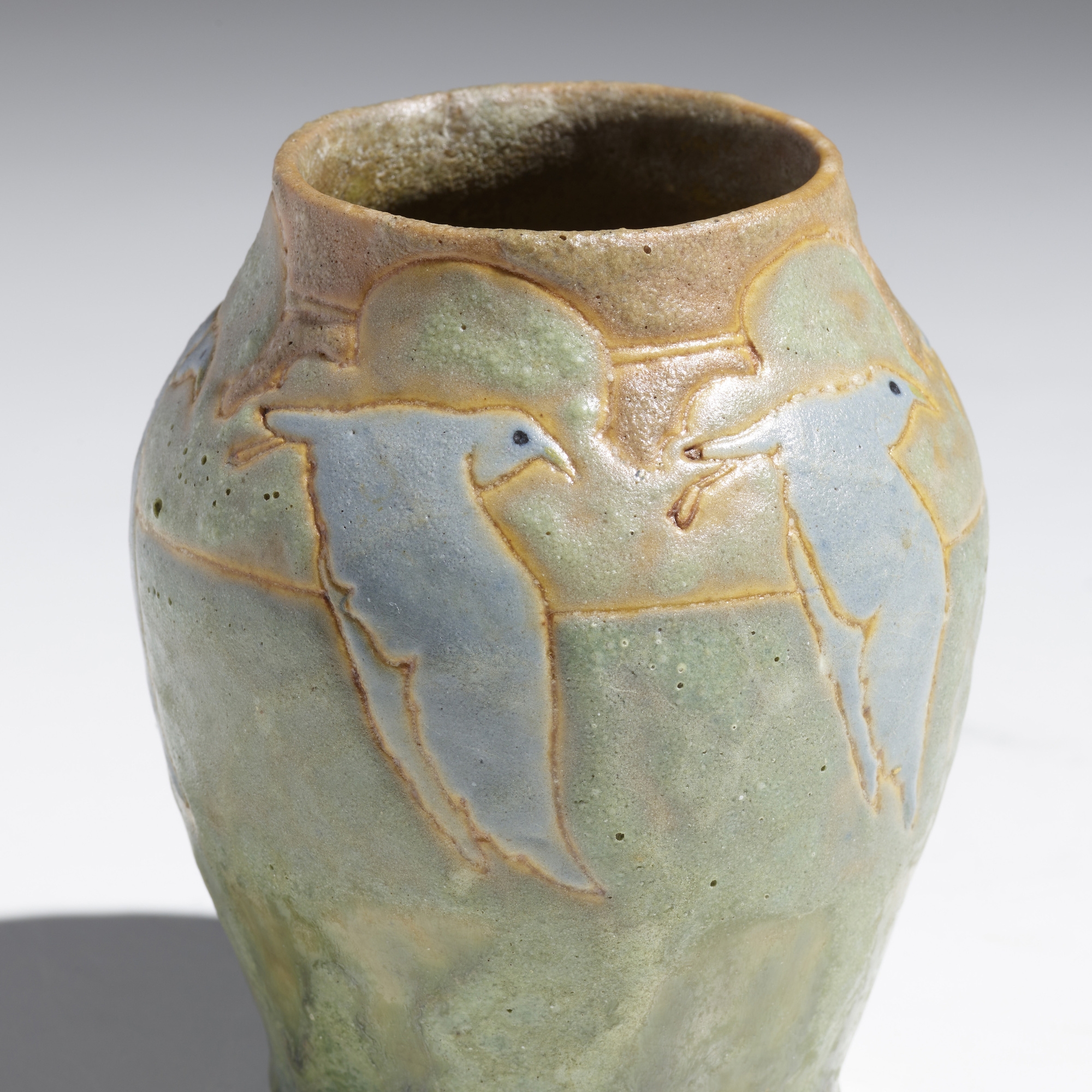 Frederick Hurten Rhead | Rare vase with seagulls (1914 - 1917) | MutualArt