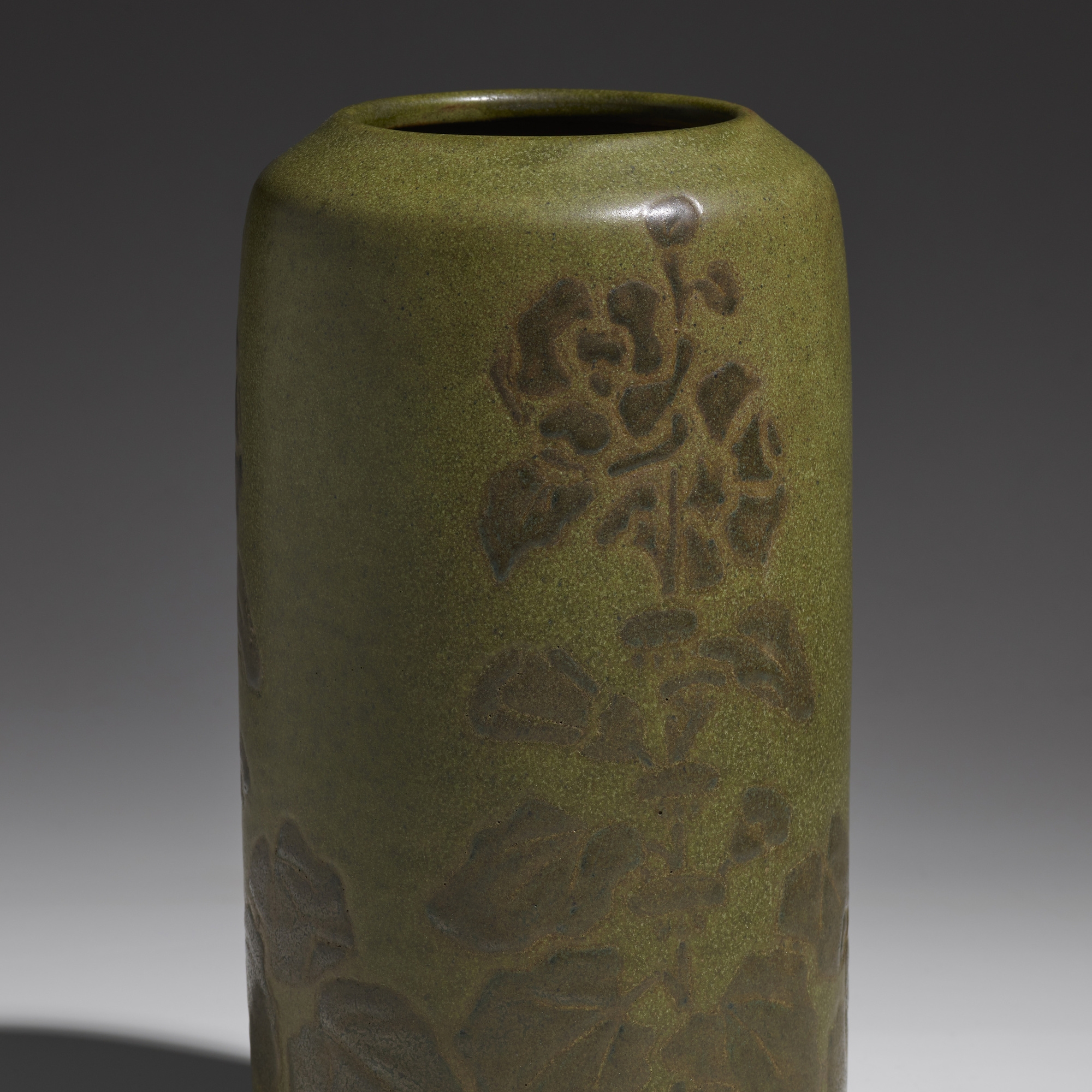 Sarah Tutt | Early vase with stylized hollyhocks (1904 - 1908) | MutualArt