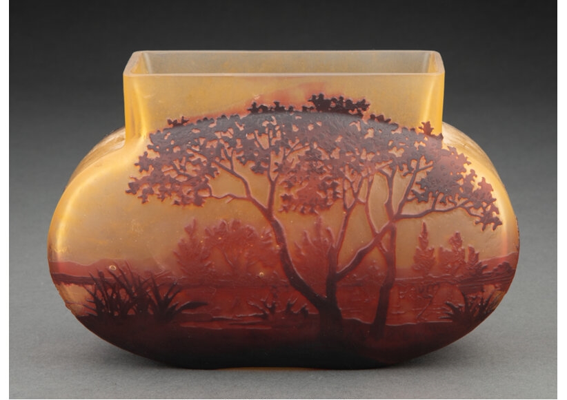 Daum Frères | Daum Cameo Glass (Circa 1910) | MutualArt