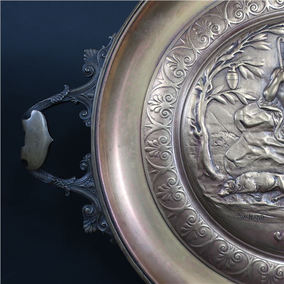 Alfred Pierre Richard | : Coupe sur pieds en bronze à décor d'un berger ...