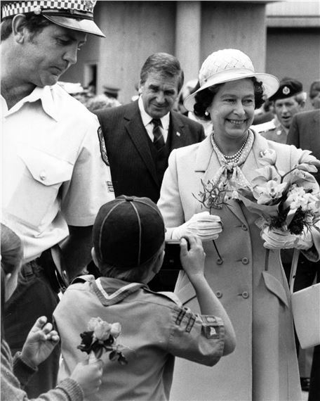 Alan Purcell | Queen Elizabeth visits Mount Druitt Hospital opening ...
