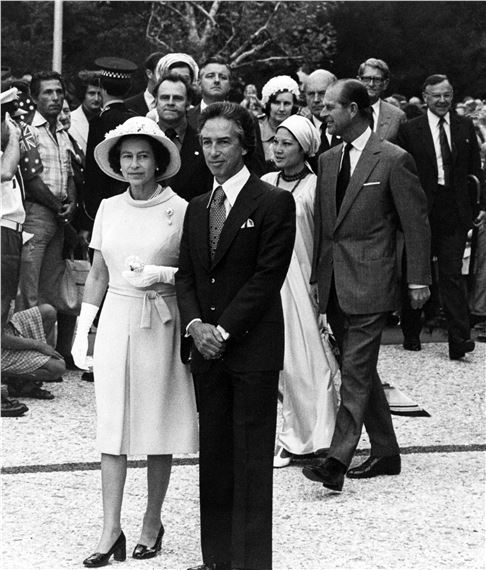 Vic Sumner | Queen Elizabeth and Duke of Edinburgh with Don Dunstan and ...