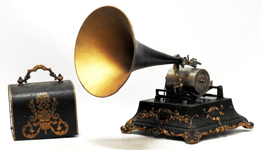 J. Girard | Cylinder phonograph Le Ménestrel in black and gold painted ...