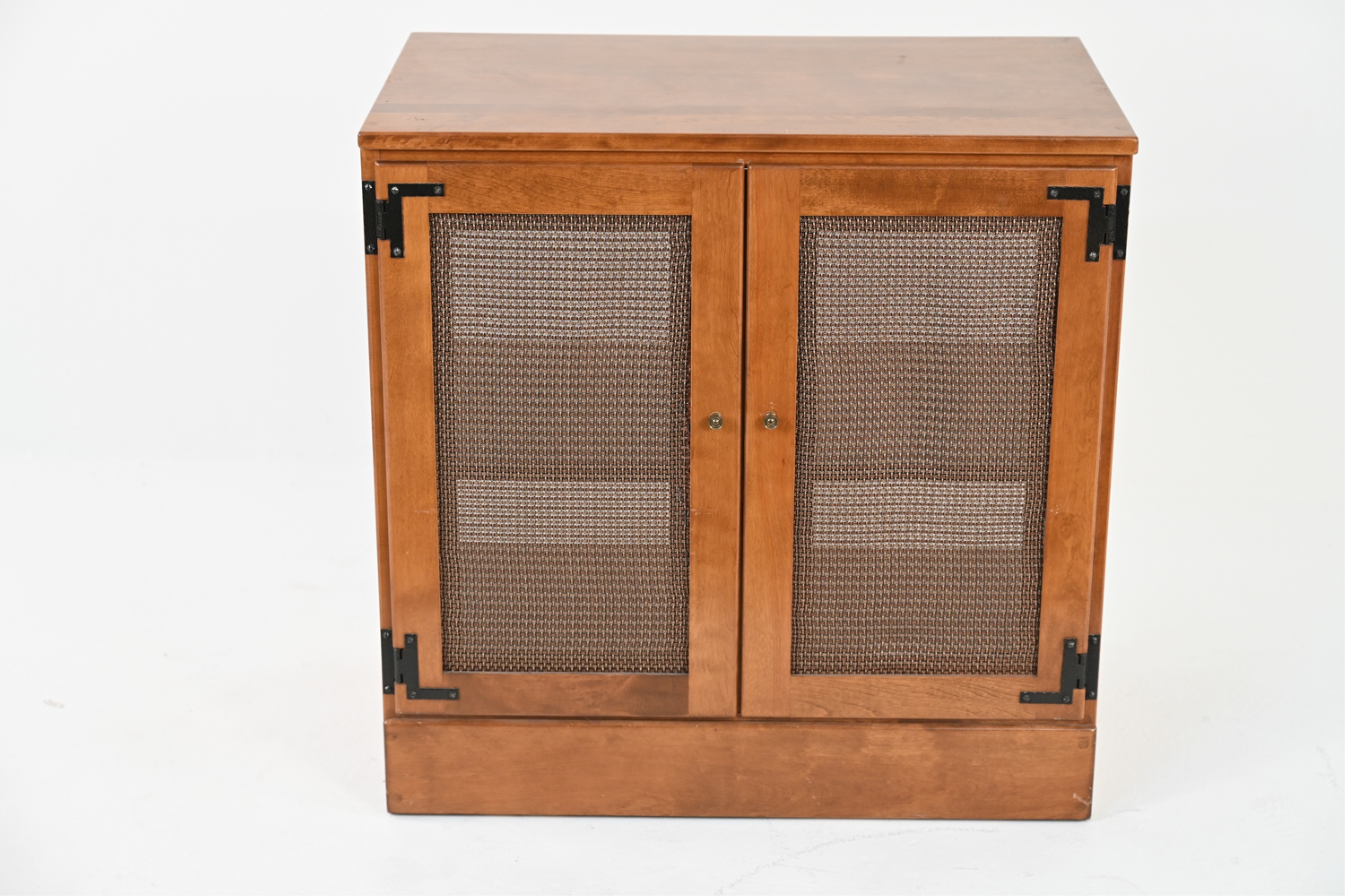 Ethan Allen | ETHAN ALLEN MAPLE HUTCH CABINET | MutualArt