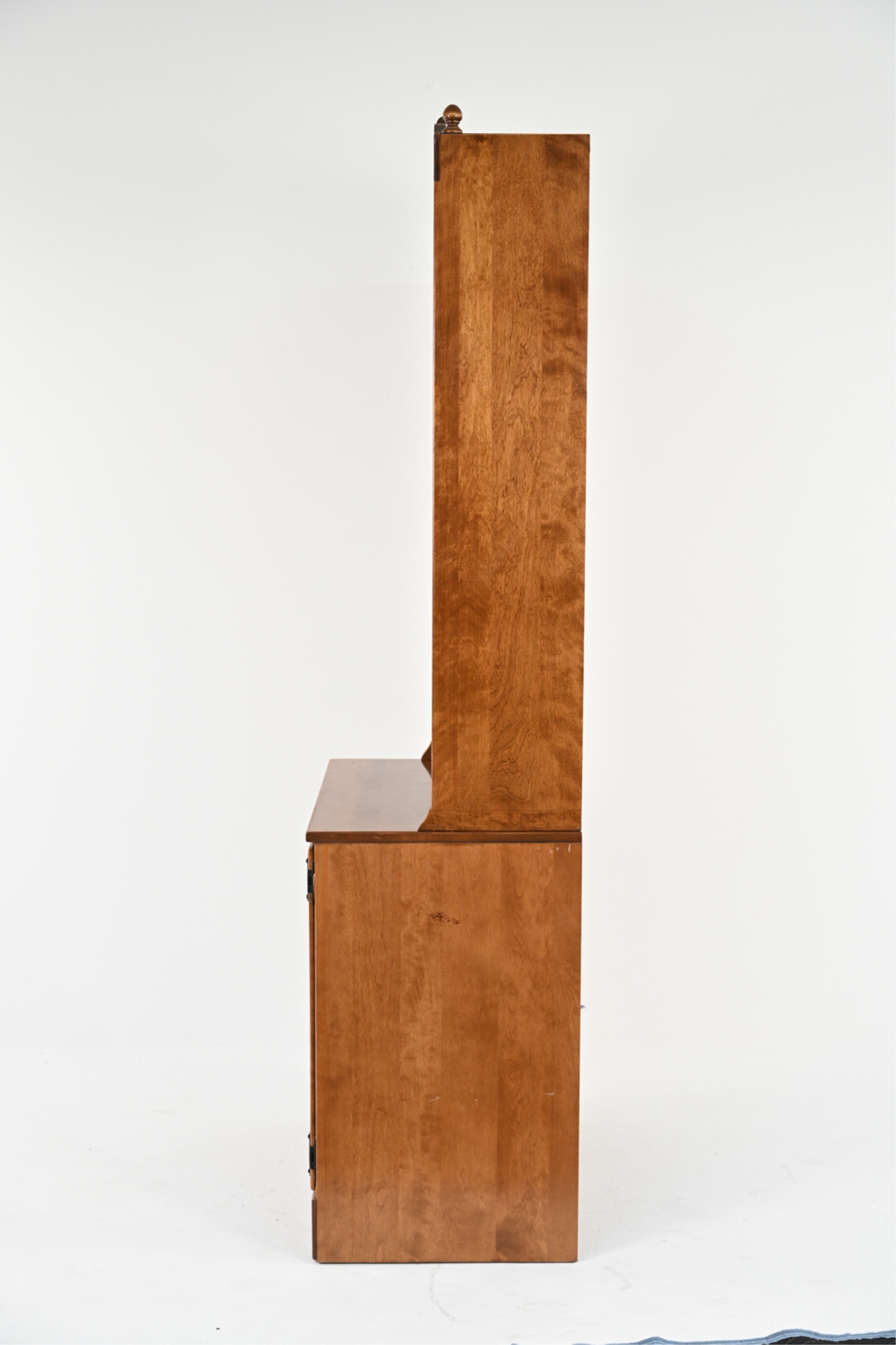 Ethan Allen | ETHAN ALLEN MAPLE HUTCH CABINET | MutualArt