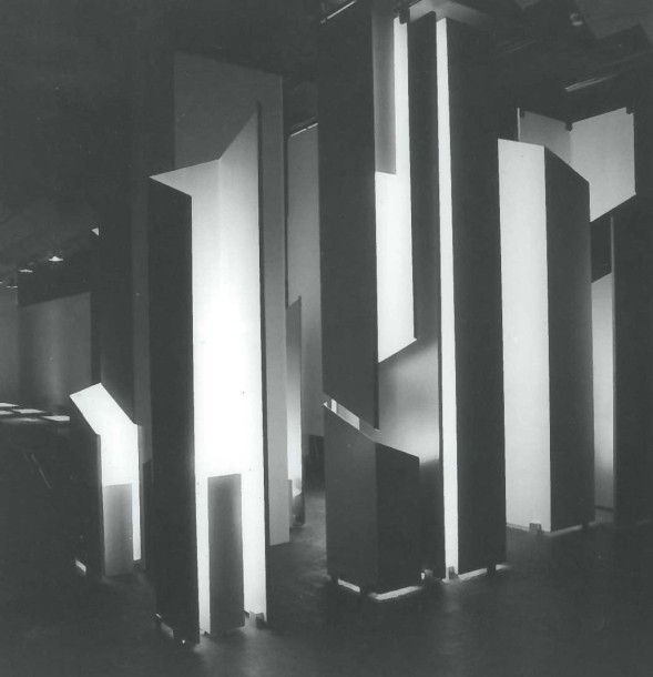 Christophe Gevers | Sculpture éclairante suspendue | MutualArt