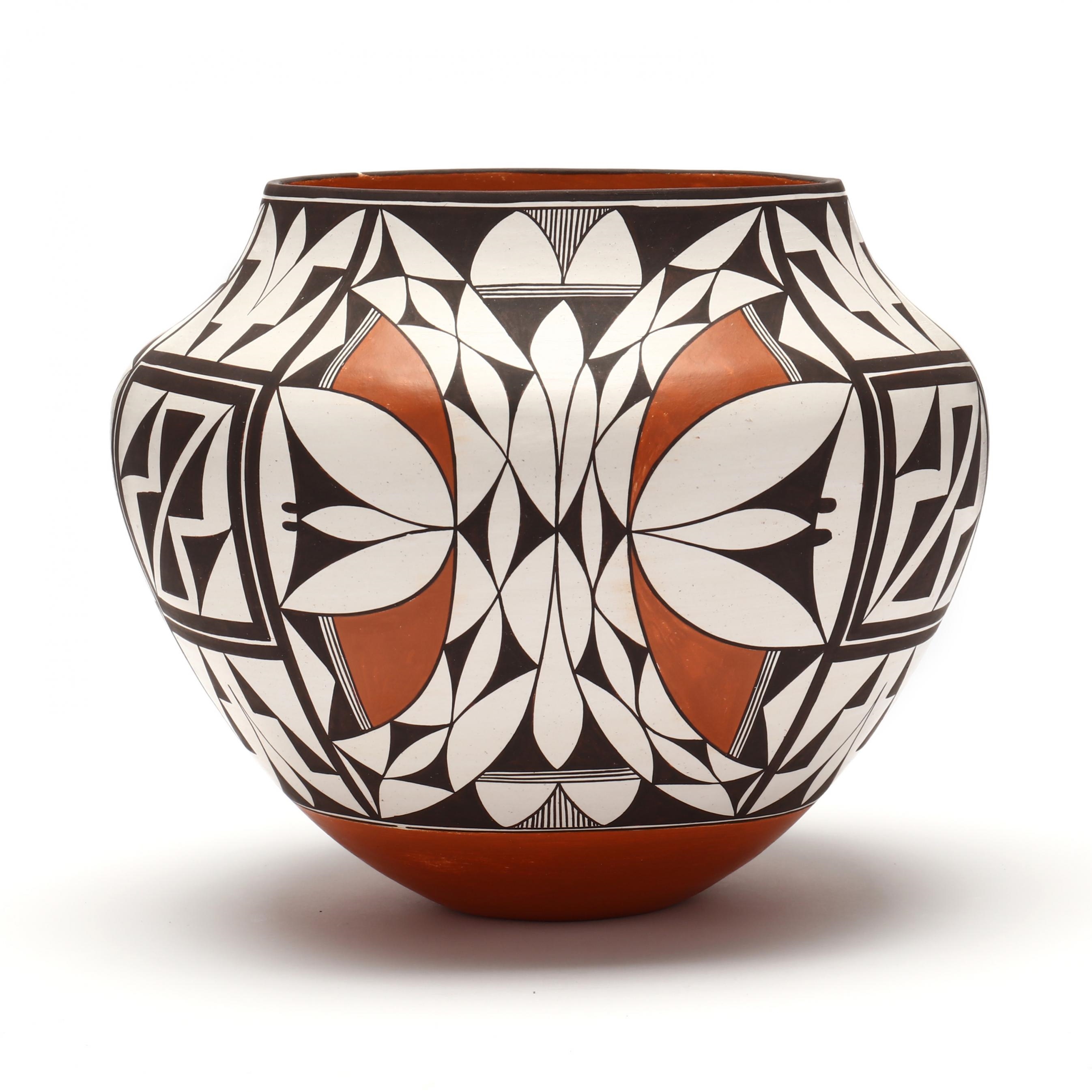 Franklin Peters | Olla Pottery Jar (20th Century) | MutualArt