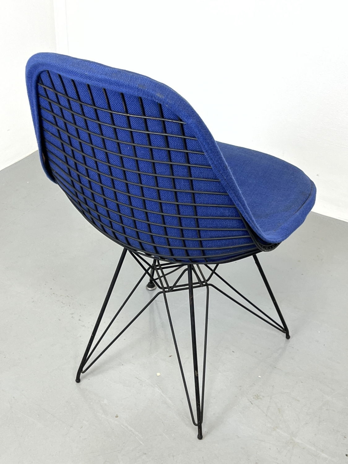 Herman Miller | Herman miller Eiffel tower base chair. Eames. | MutualArt