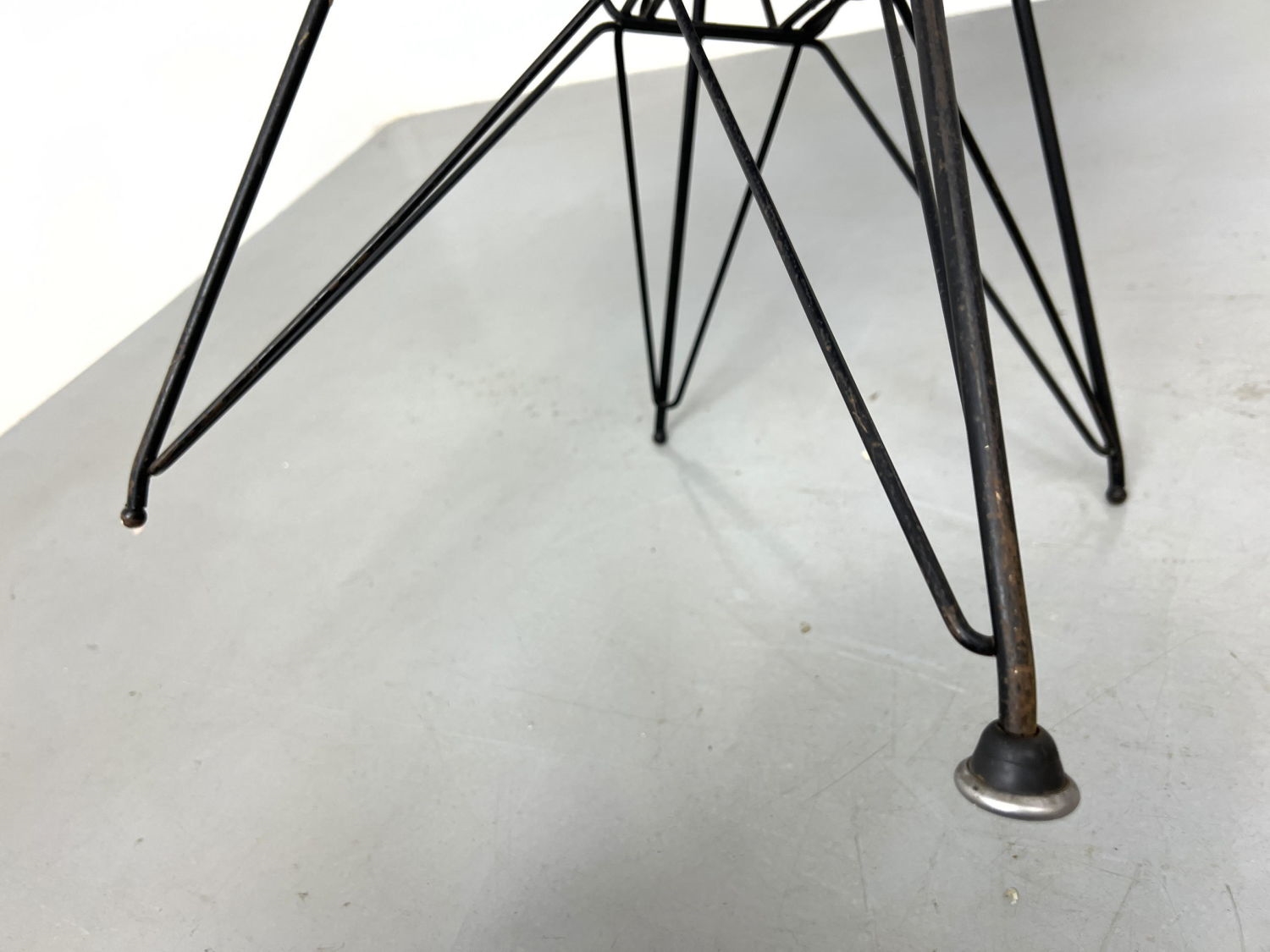 Herman Miller | Herman miller Eiffel tower base chair. Eames. | MutualArt