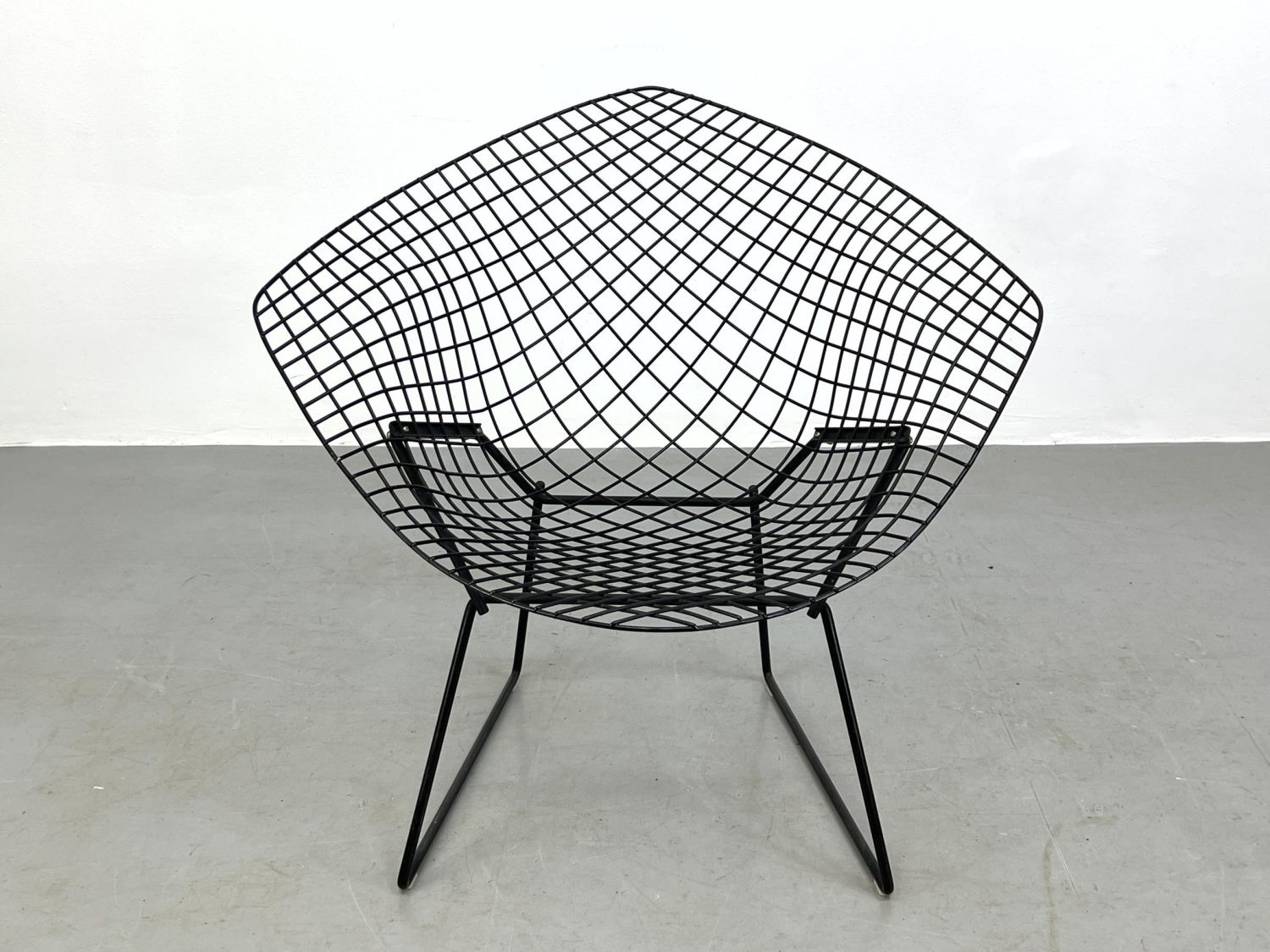 Harry Bertoia | Diamond Chair | MutualArt