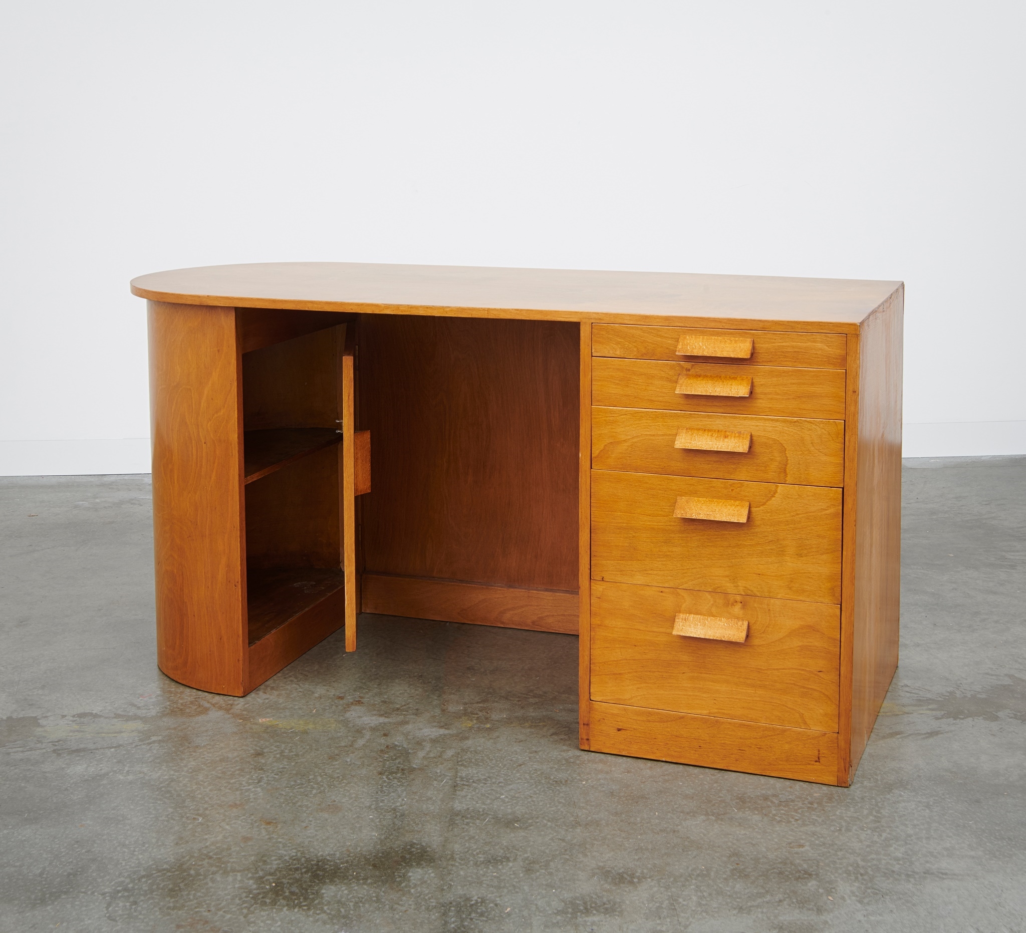 Gerald Summers | D-End Desk (2018) | MutualArt