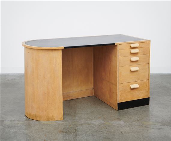 Gerald Summers | D-END DESK (2018) | MutualArt