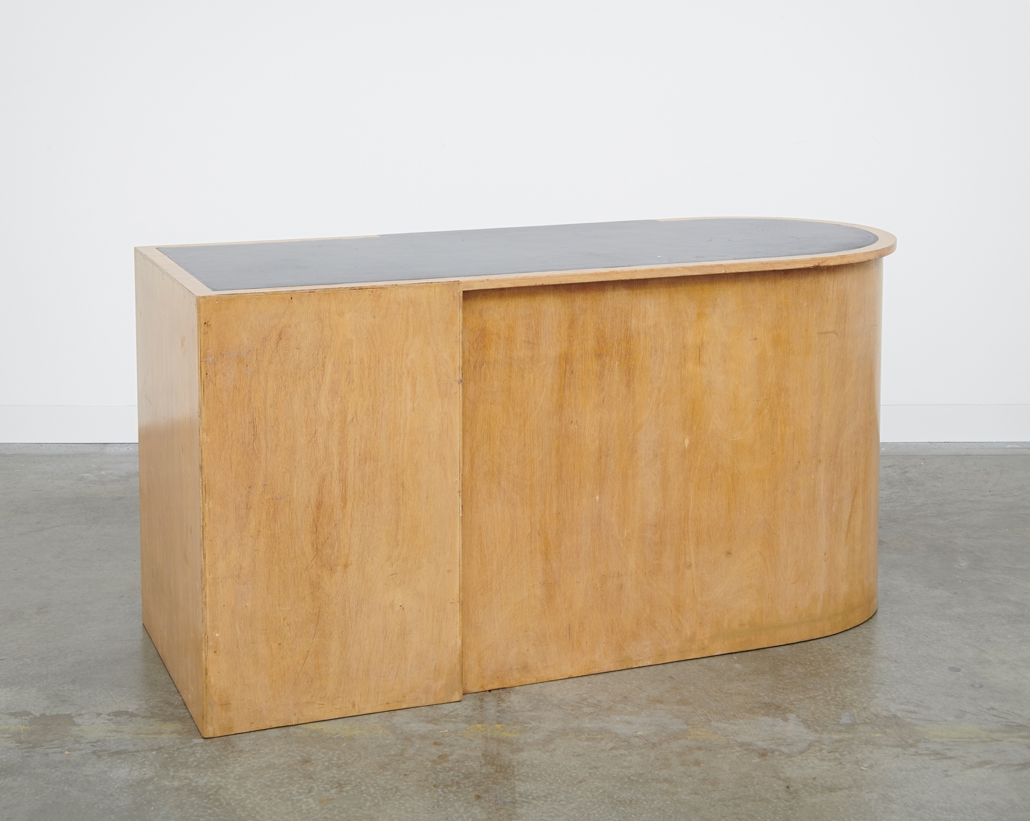 Gerald Summers | D-END DESK (2018) | MutualArt