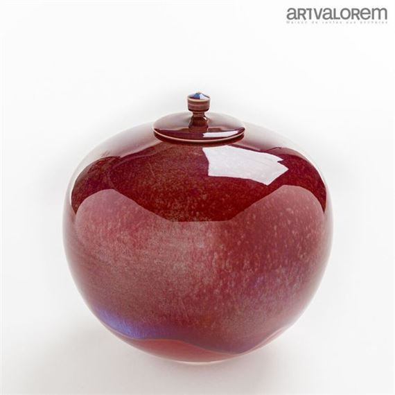 Marie-Laure Guerrier | Covered pot of globular shape | MutualArt