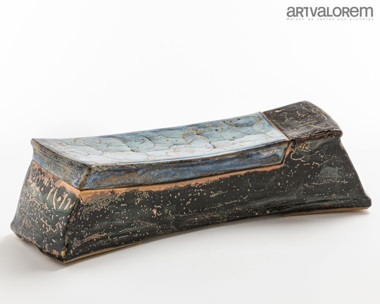 Philippe Dubuc | Curved box | MutualArt