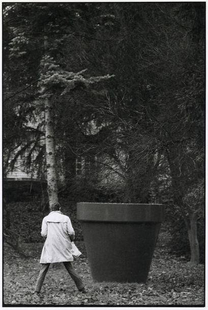 Hervé Gloaguen | Jean-Pierre Raynaud in front of one of his works in ...