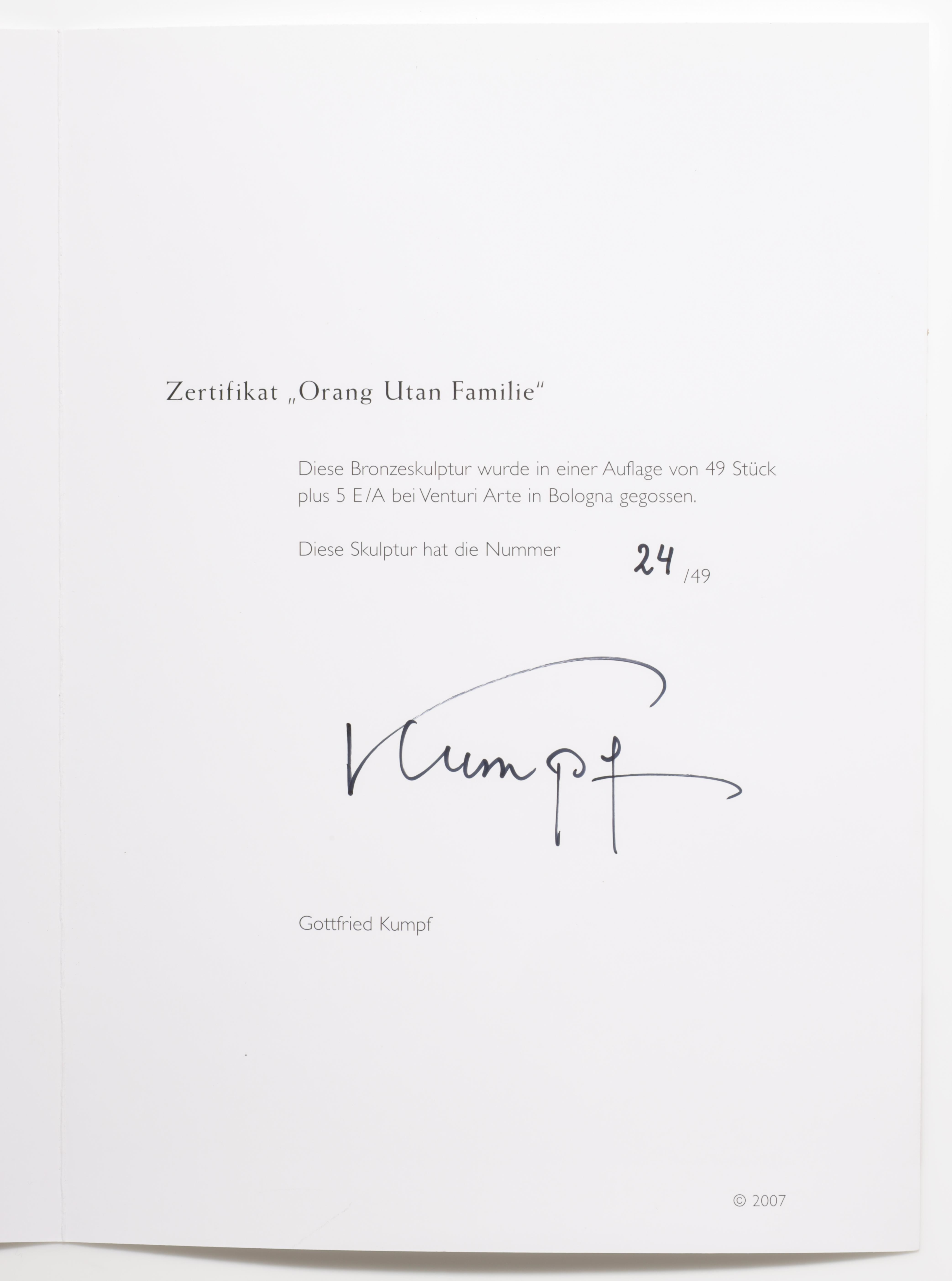 Gottfried Kumpf | Orang Utan Familie (2007) | MutualArt