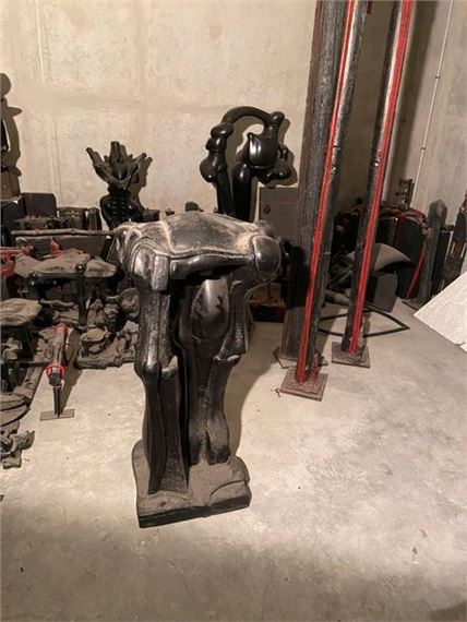 Léonardo Delfino | Totemic form | MutualArt