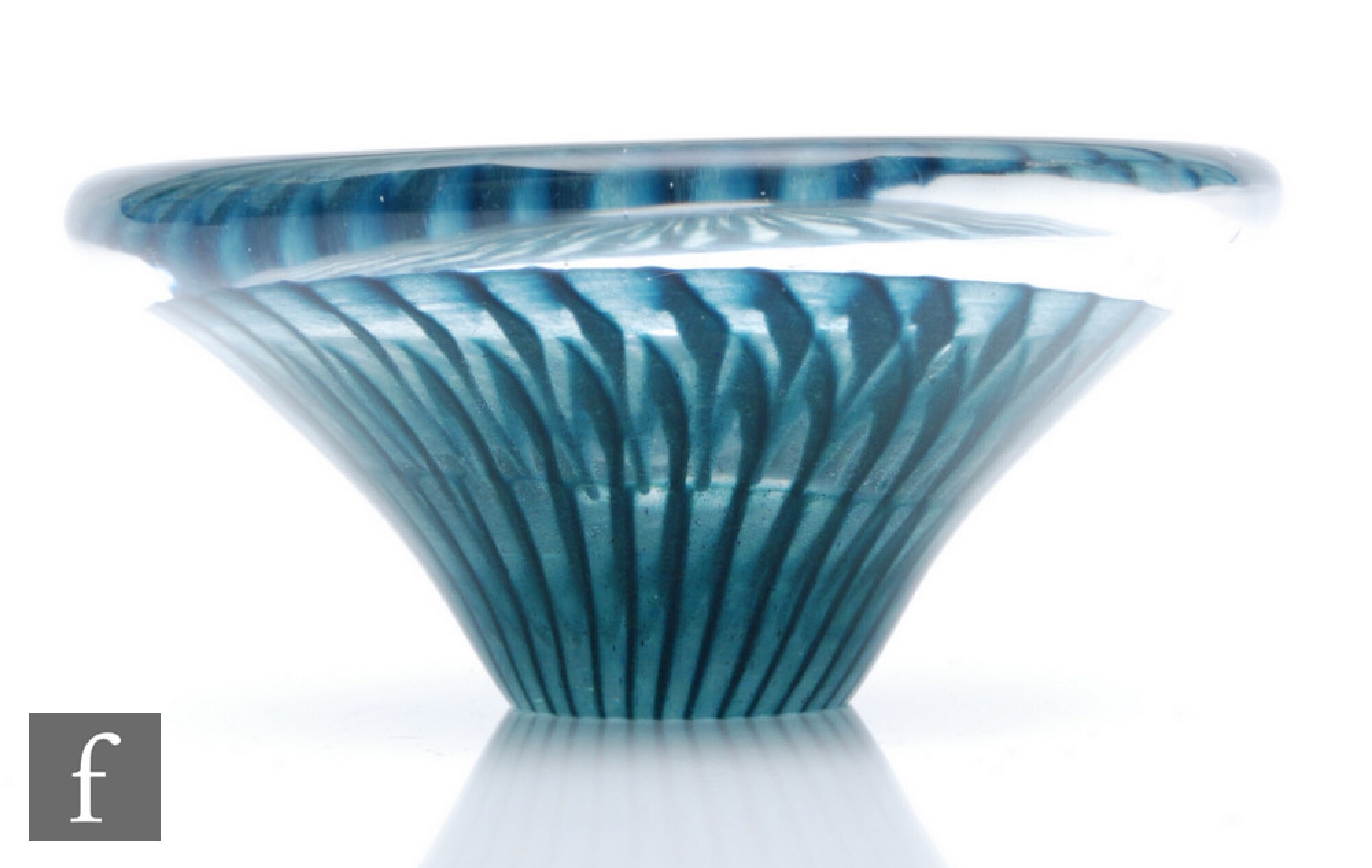 Vicke Lindstrand | Vicke Lindstrand - Kosta - A Unik glass dishÂ of ...