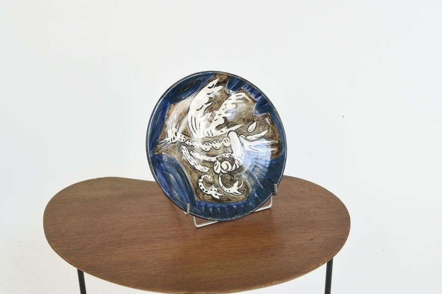 Pablo Picasso | Round plate (Circa 1960) | MutualArt