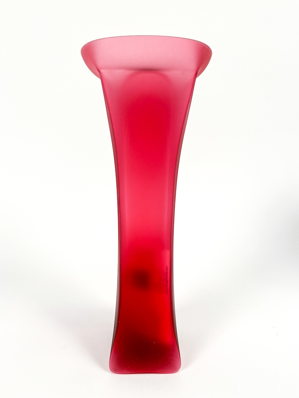 Janusz Pozniak | JANUSZ POZNIAK (B. 1960) ART GLASS VASE | MutualArt