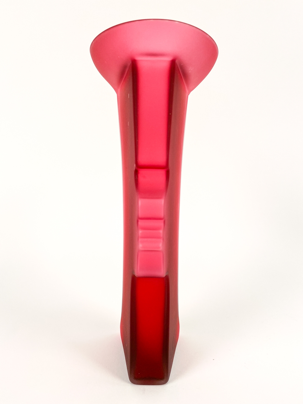 Janusz Pozniak | JANUSZ POZNIAK (B. 1960) ART GLASS VASE | MutualArt