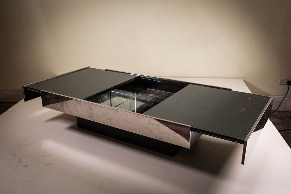 Willy Rizzo | A WILLY RIZZO COCKTAIL TABLE | MutualArt