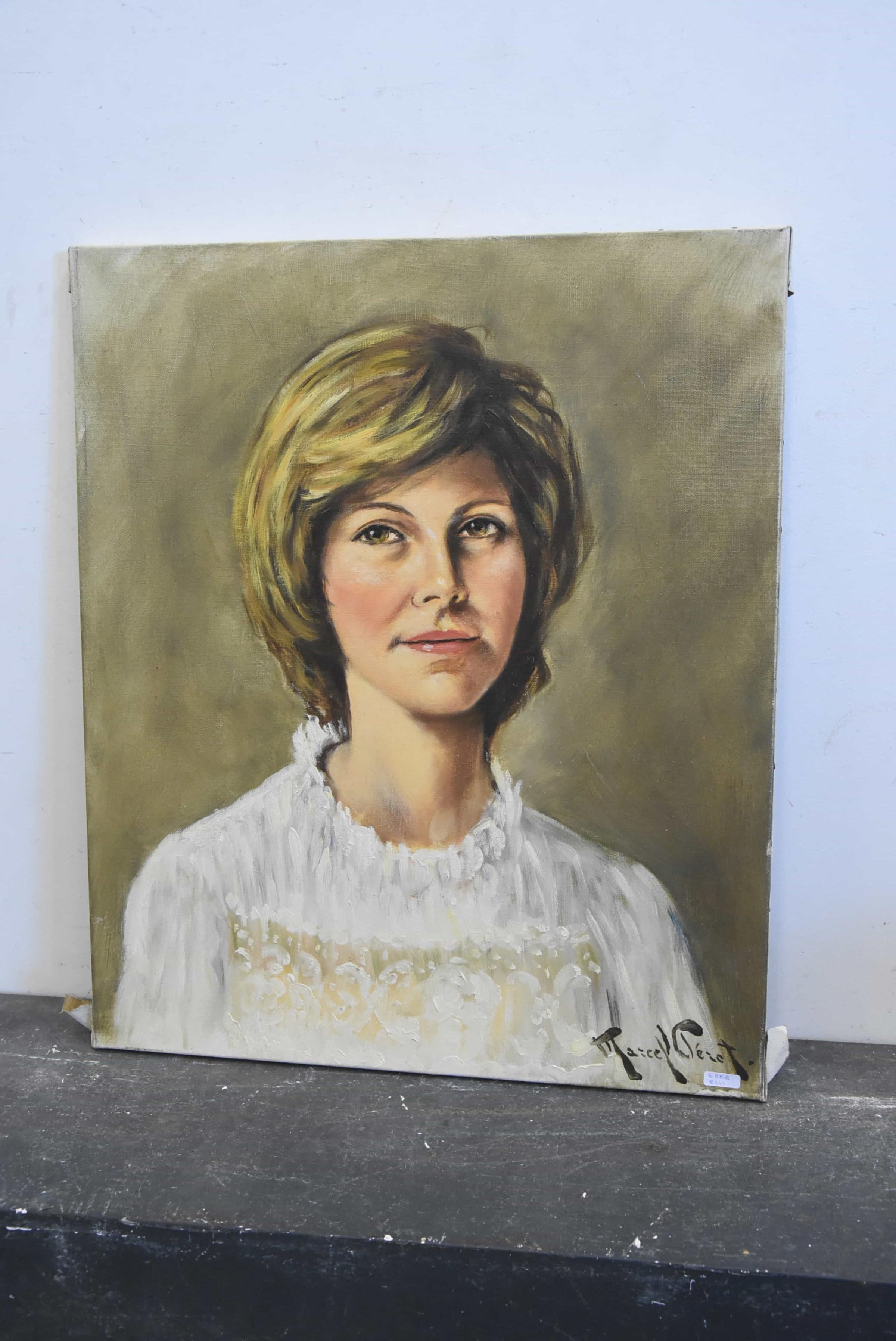 Marcel Perot | Portrait de jeune dame | MutualArt