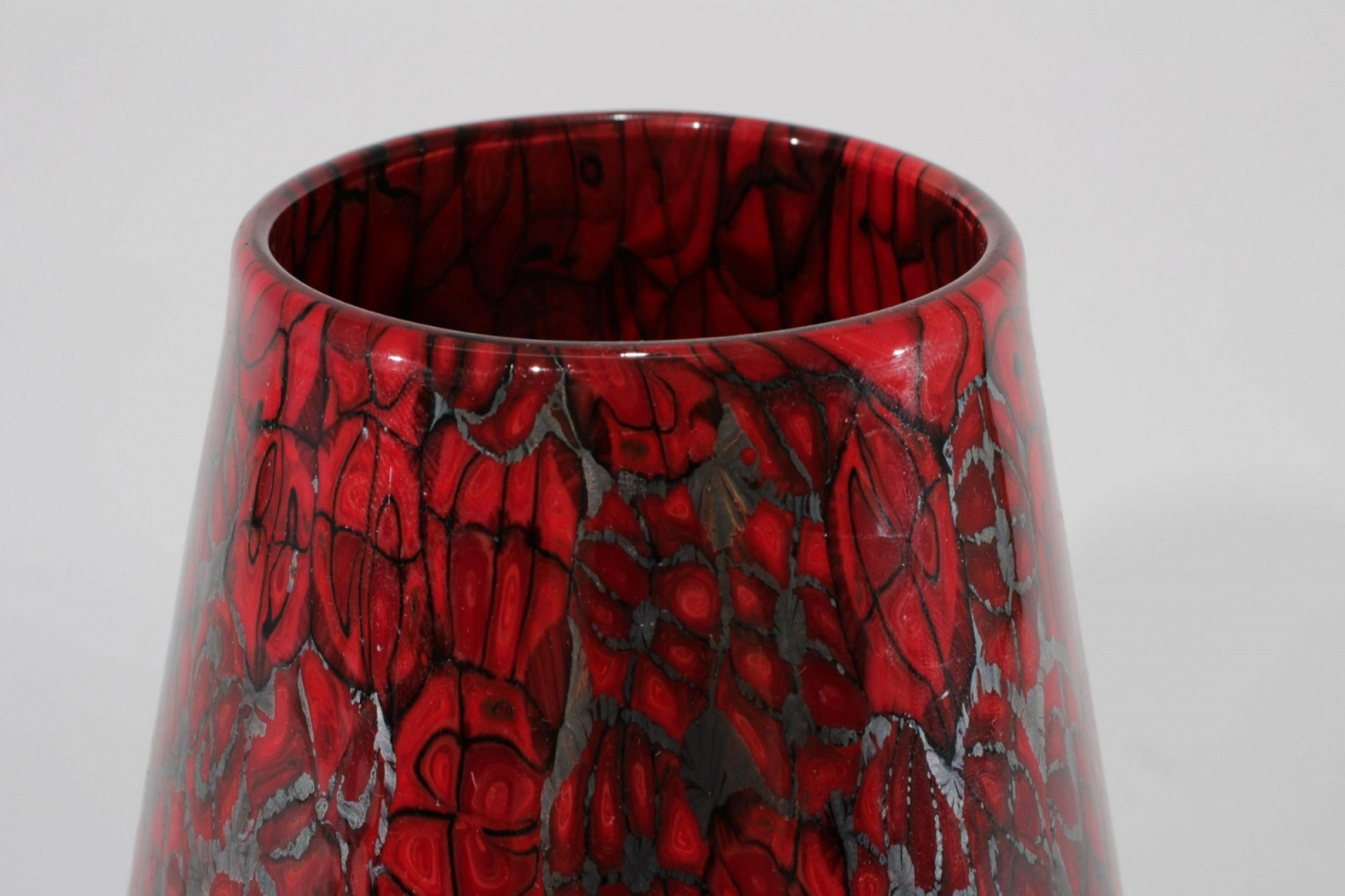 Vittorio Ferro | Vittorio Ferro - Red Glass Vase | MutualArt