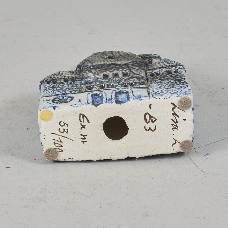 Lisa Larson | houses | MutualArt