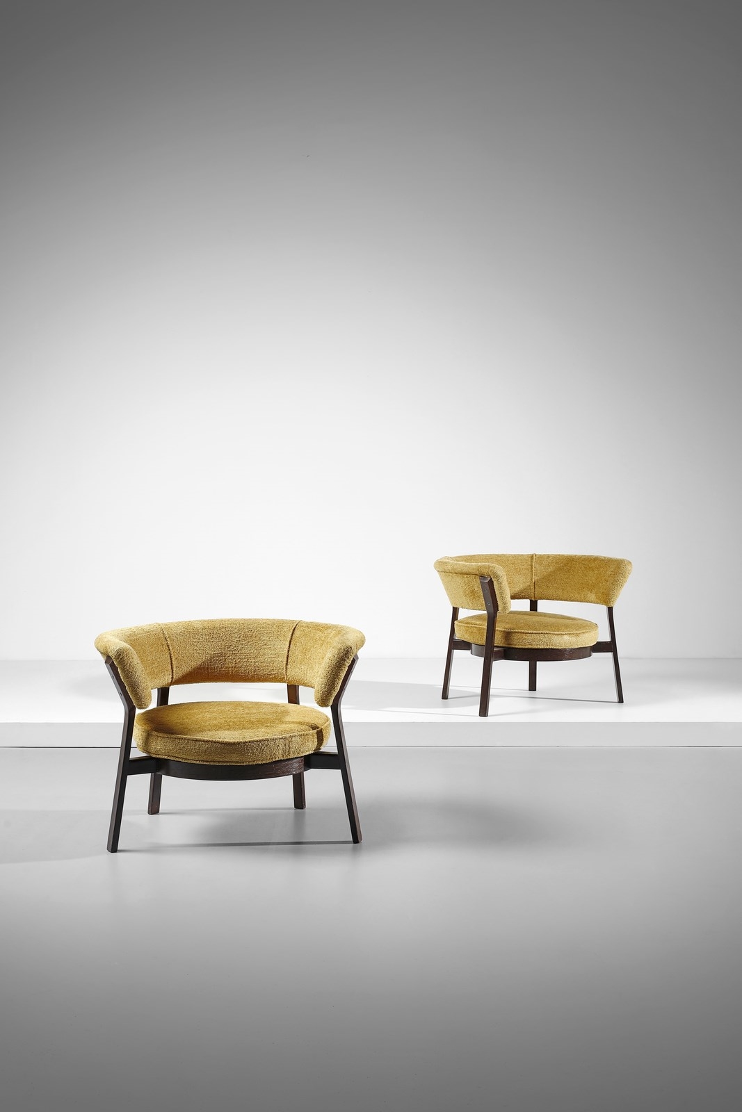 Eugenio Gerli | Pair of P28 armchairs for Tecno (2003) | MutualArt