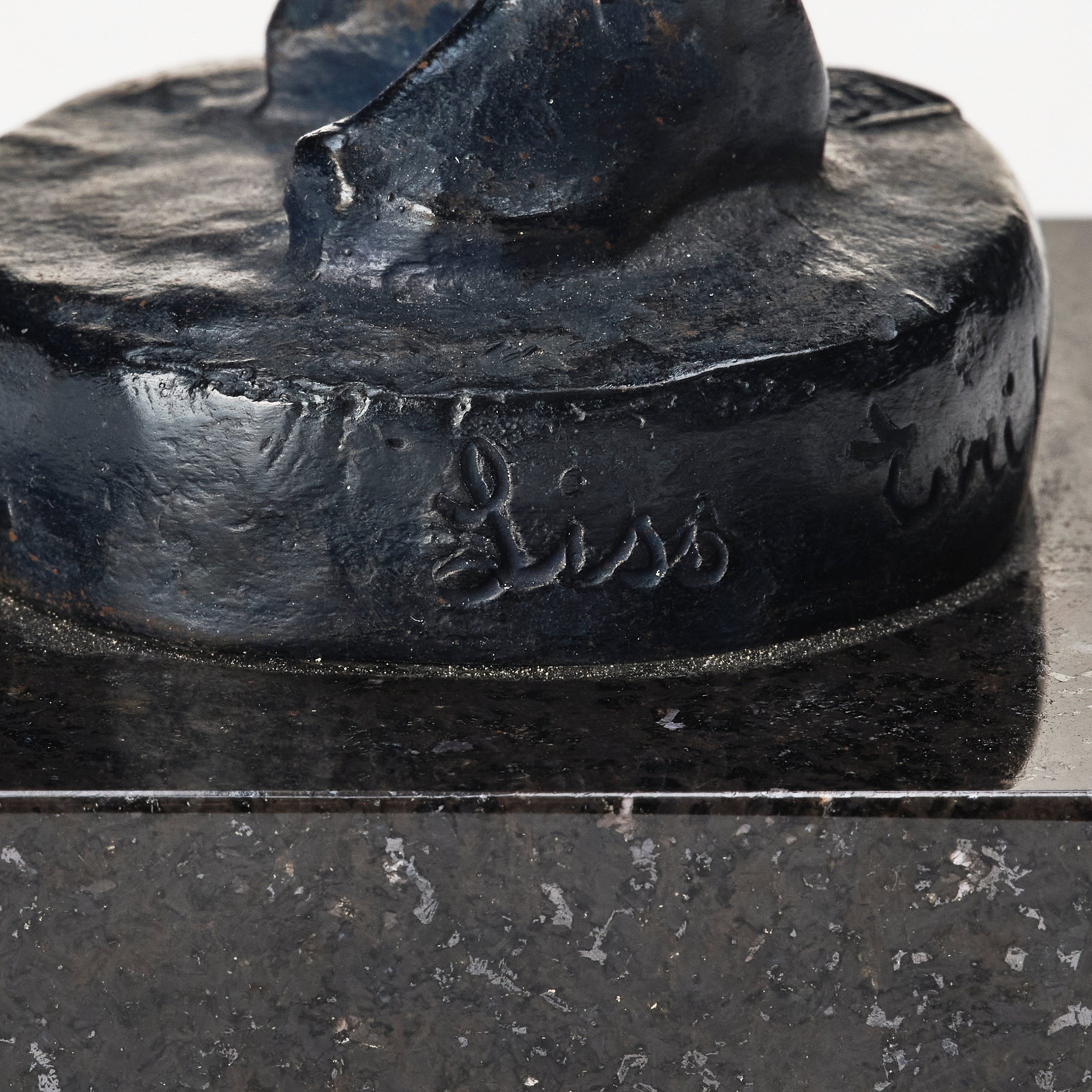 Liss Eriksson | Standing model | MutualArt