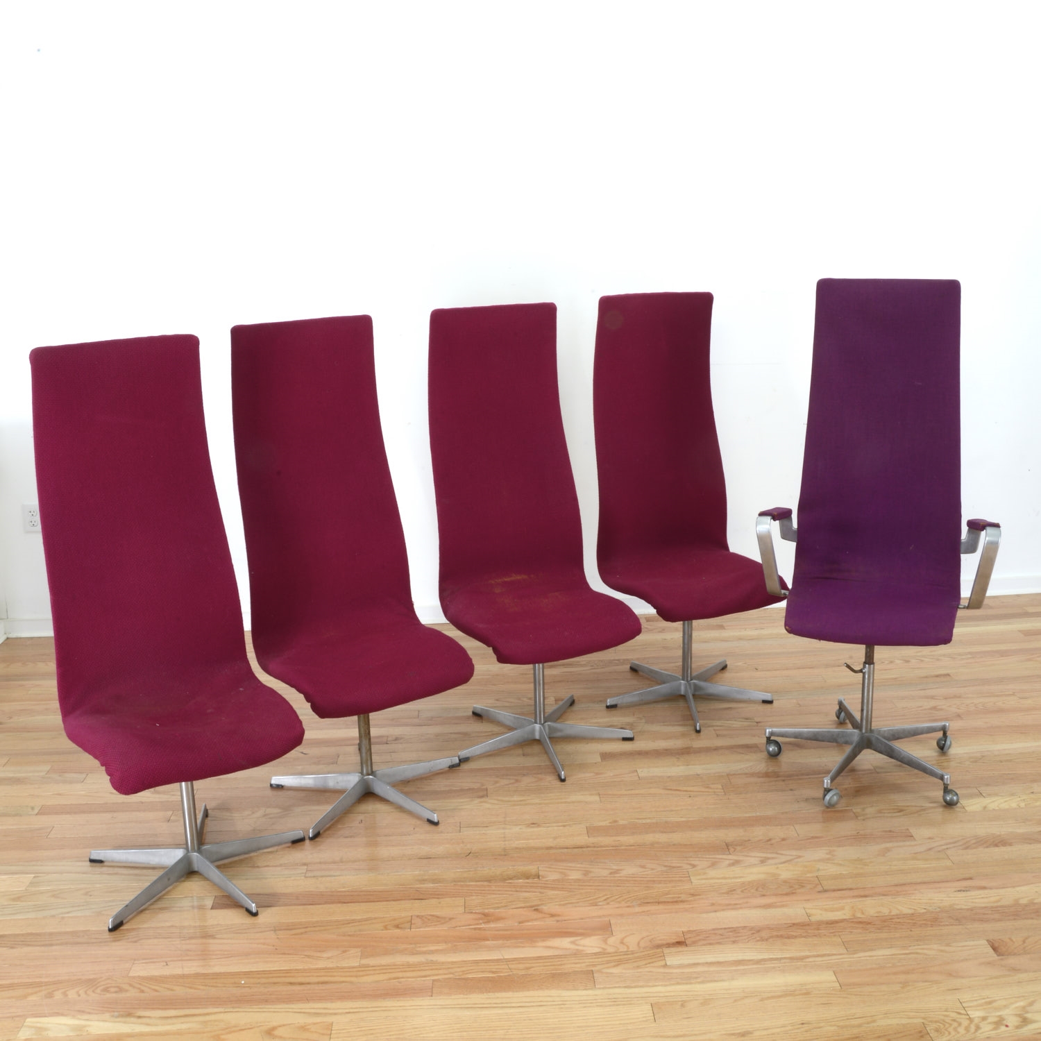 Arne Jacobsen | manufactured by Friz Hansen (Circa 1965) | MutualArt