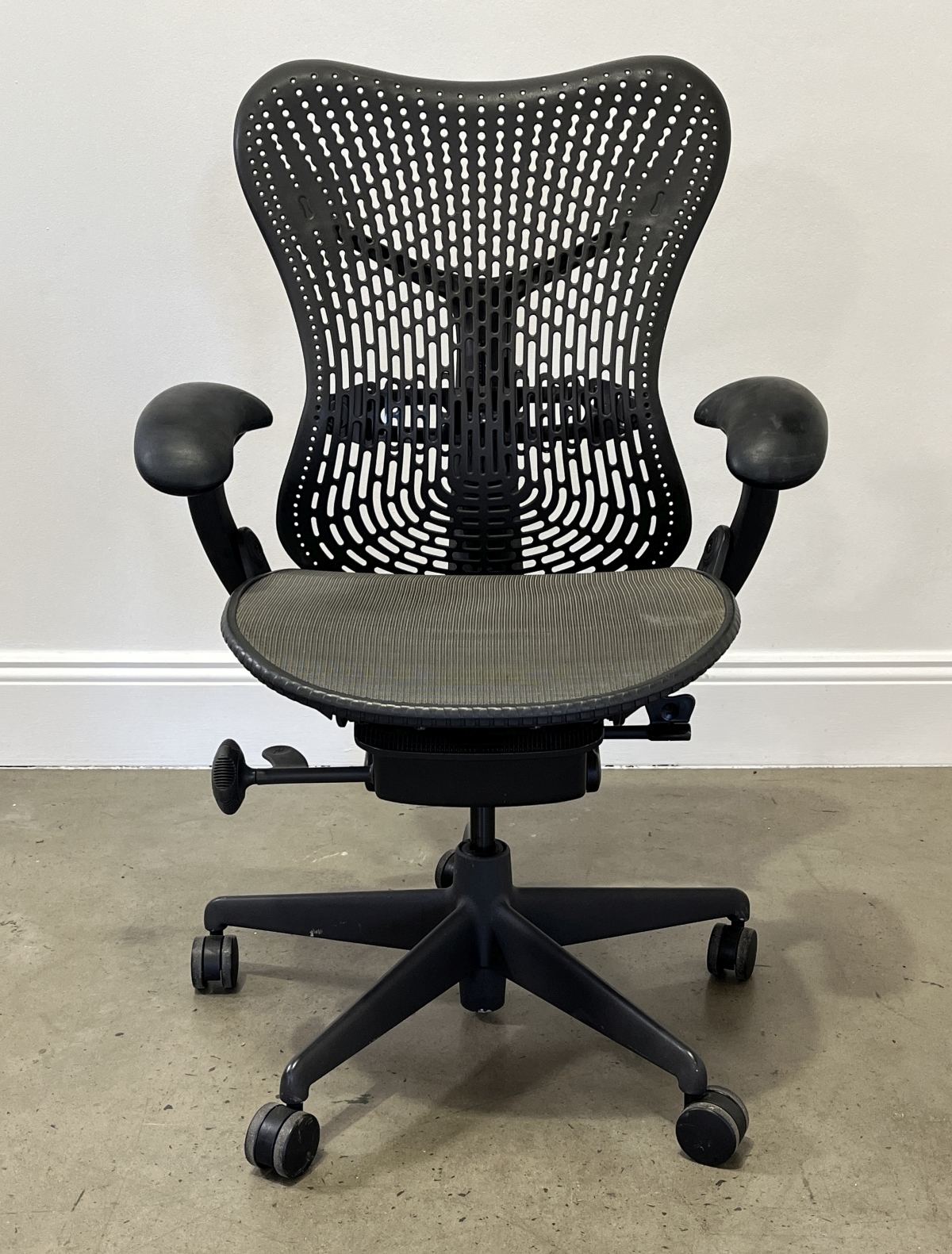 Herman Miller | Herman Miller office chair | MutualArt