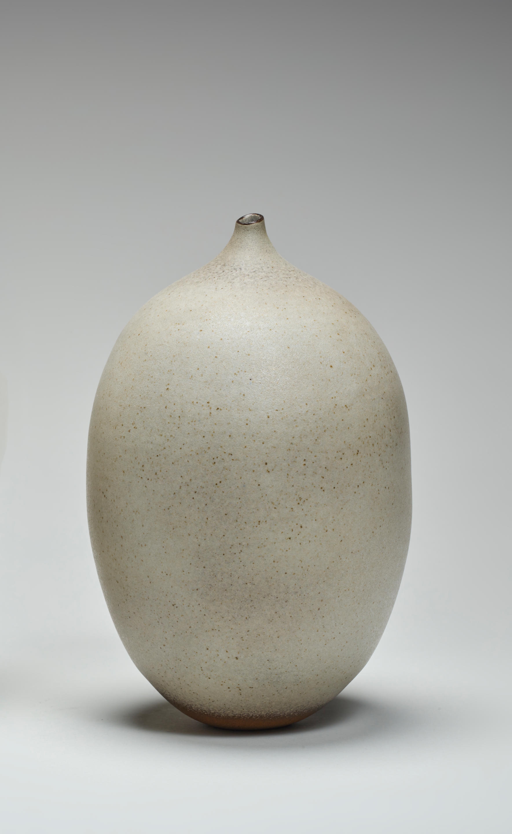 Cristina Merchán | Vase ovoïde à col oblique (1986) | MutualArt