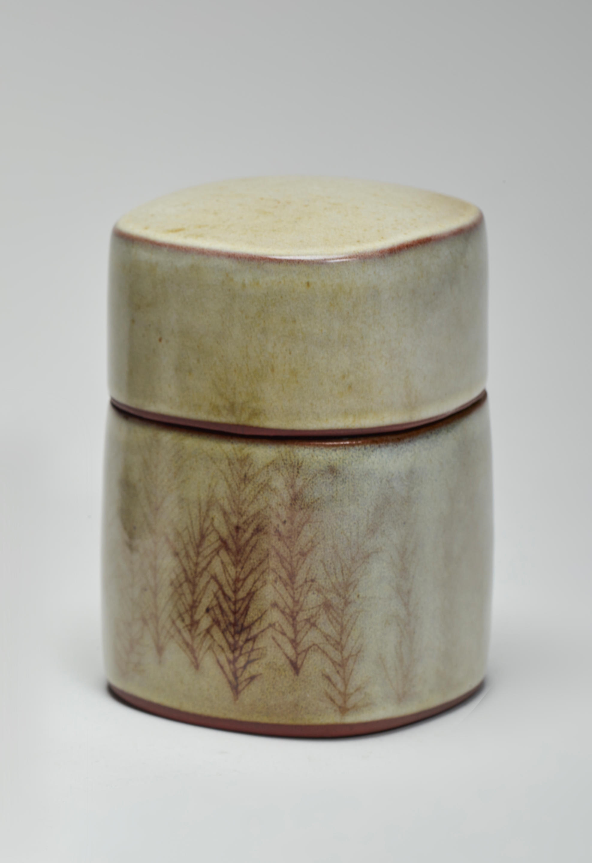 Francine del Pierre | A little red clay vase | MutualArt