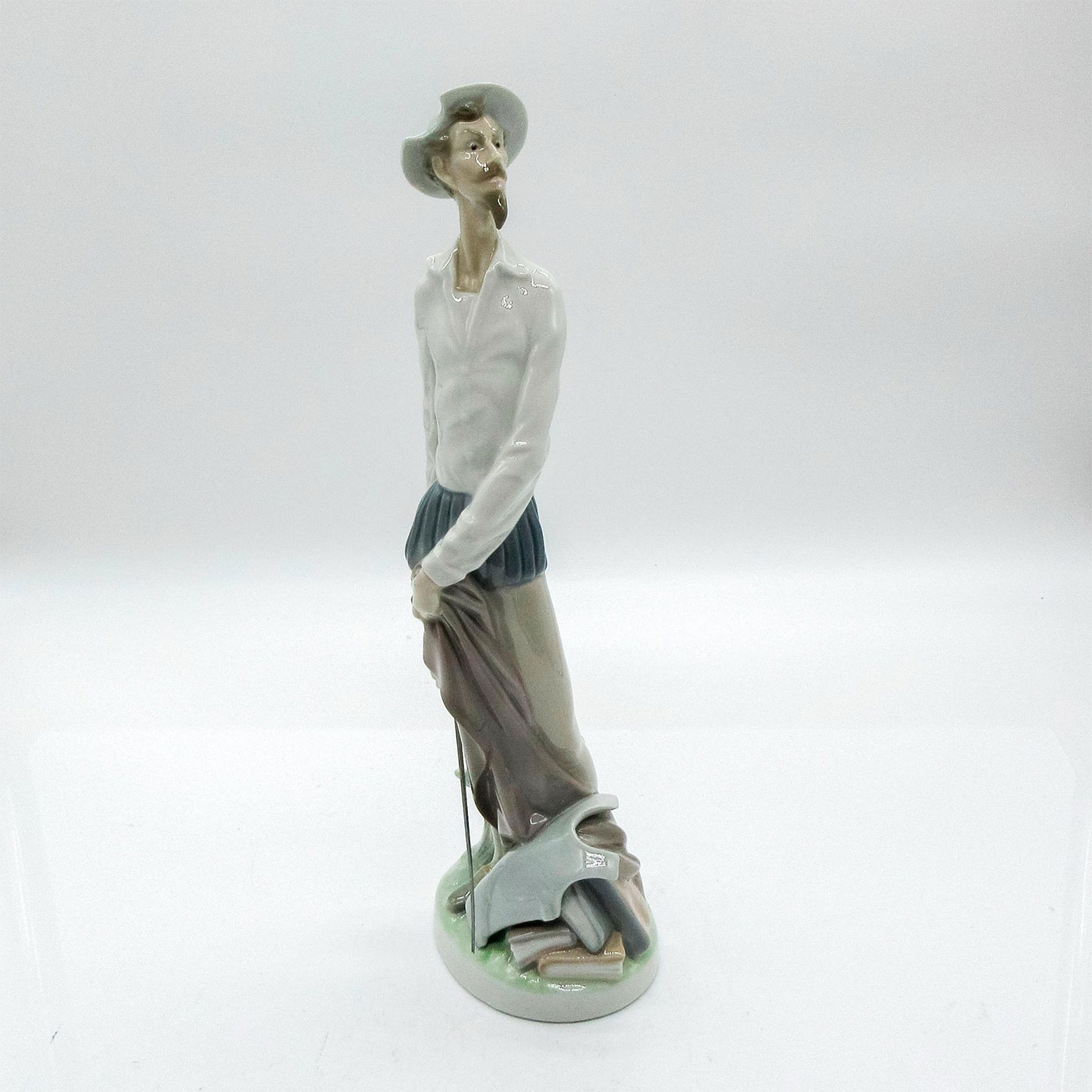 Salvador Furio | Quixote Standing Up 1004854 - Lladro Porcelain ...