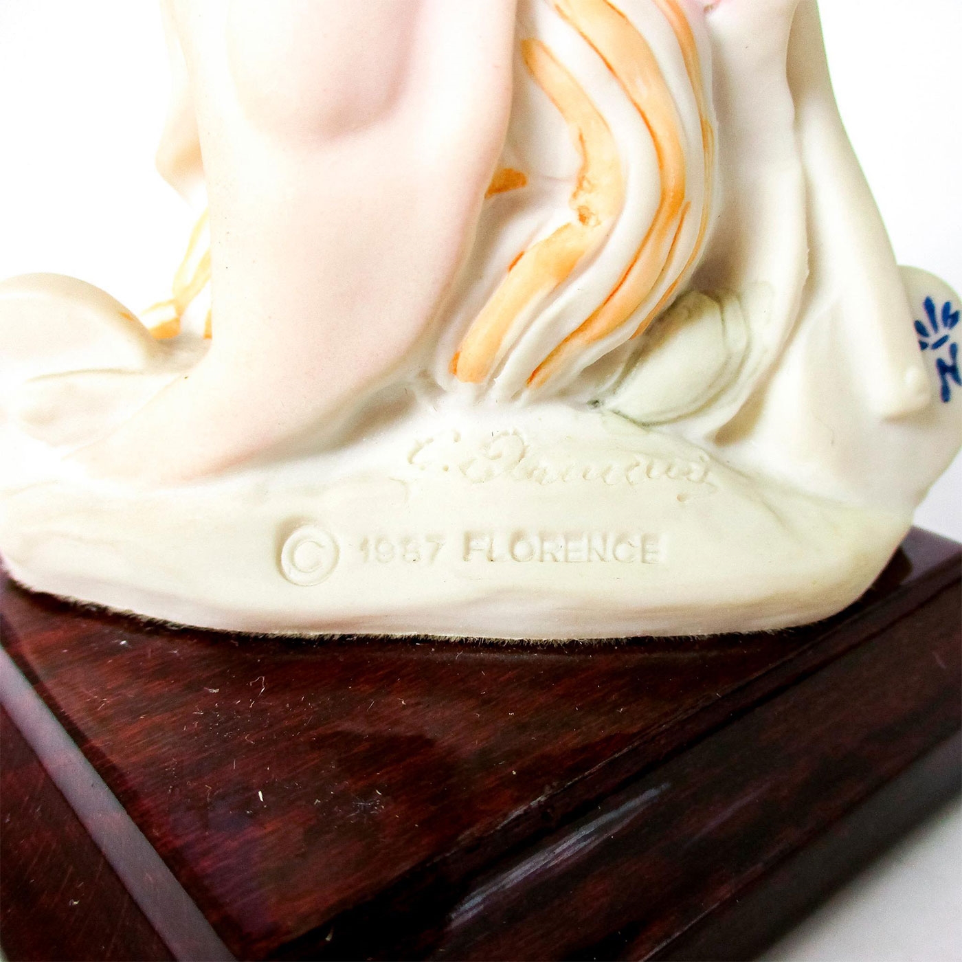 Giuseppe Armani | Florence Giuseppe Armani Figurine (1987) | MutualArt