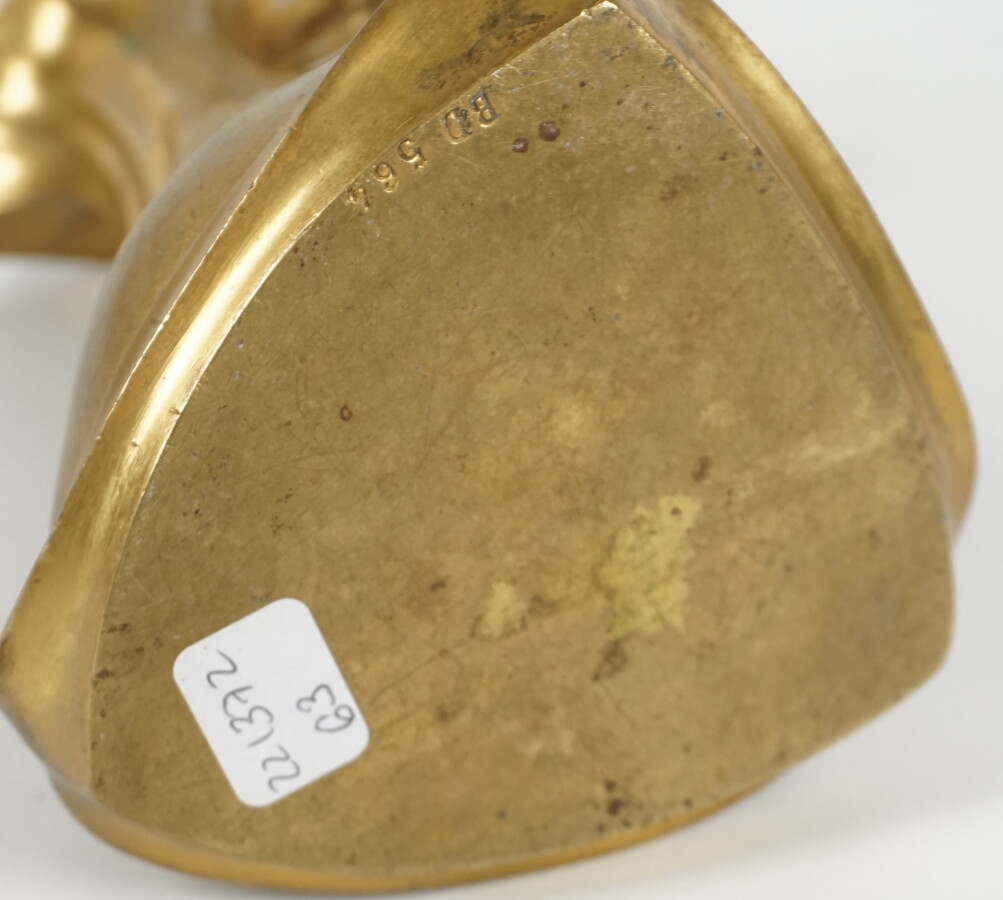A. LANDRAU | Pichet en bronze doré à corps triangulaire (Circa 1900 ...