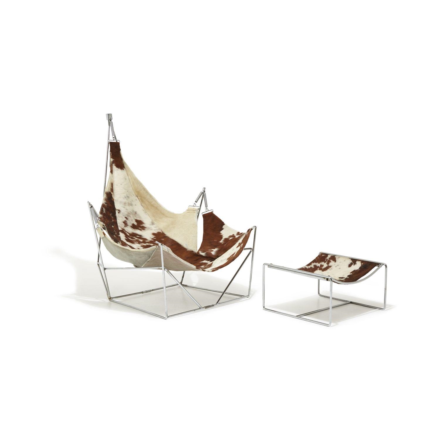 Odile Mir | Fauteuil et son ottoman, structure en tiges d'acier chromé ...