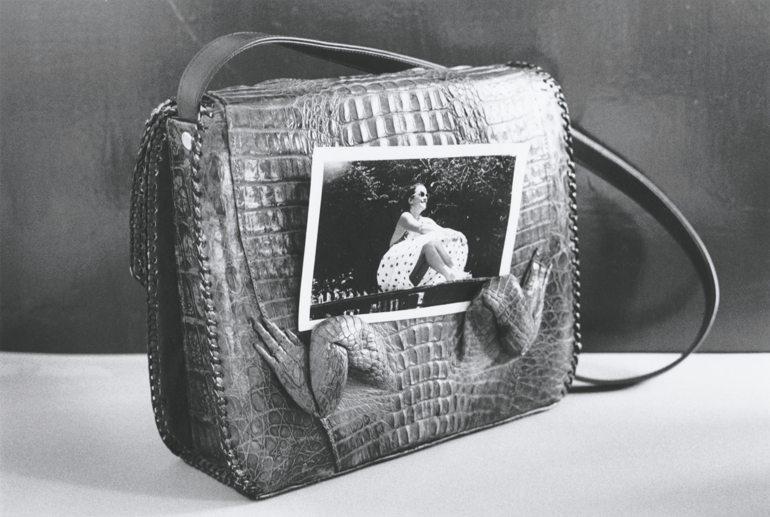 Raymonde April | Autoportrait au sac | MutualArt