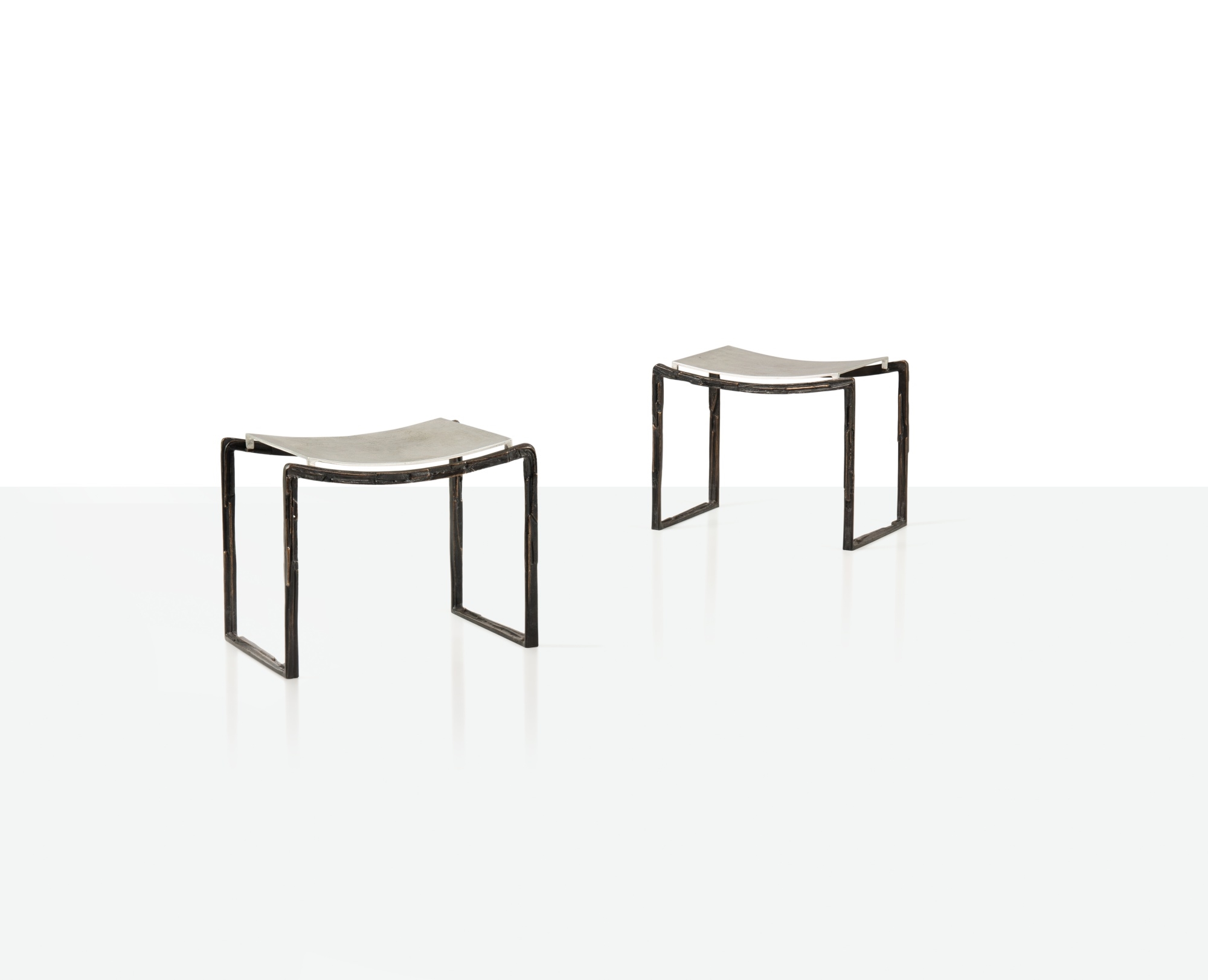 Bruno Romeda | Paire de tabourets BRM36 | MutualArt