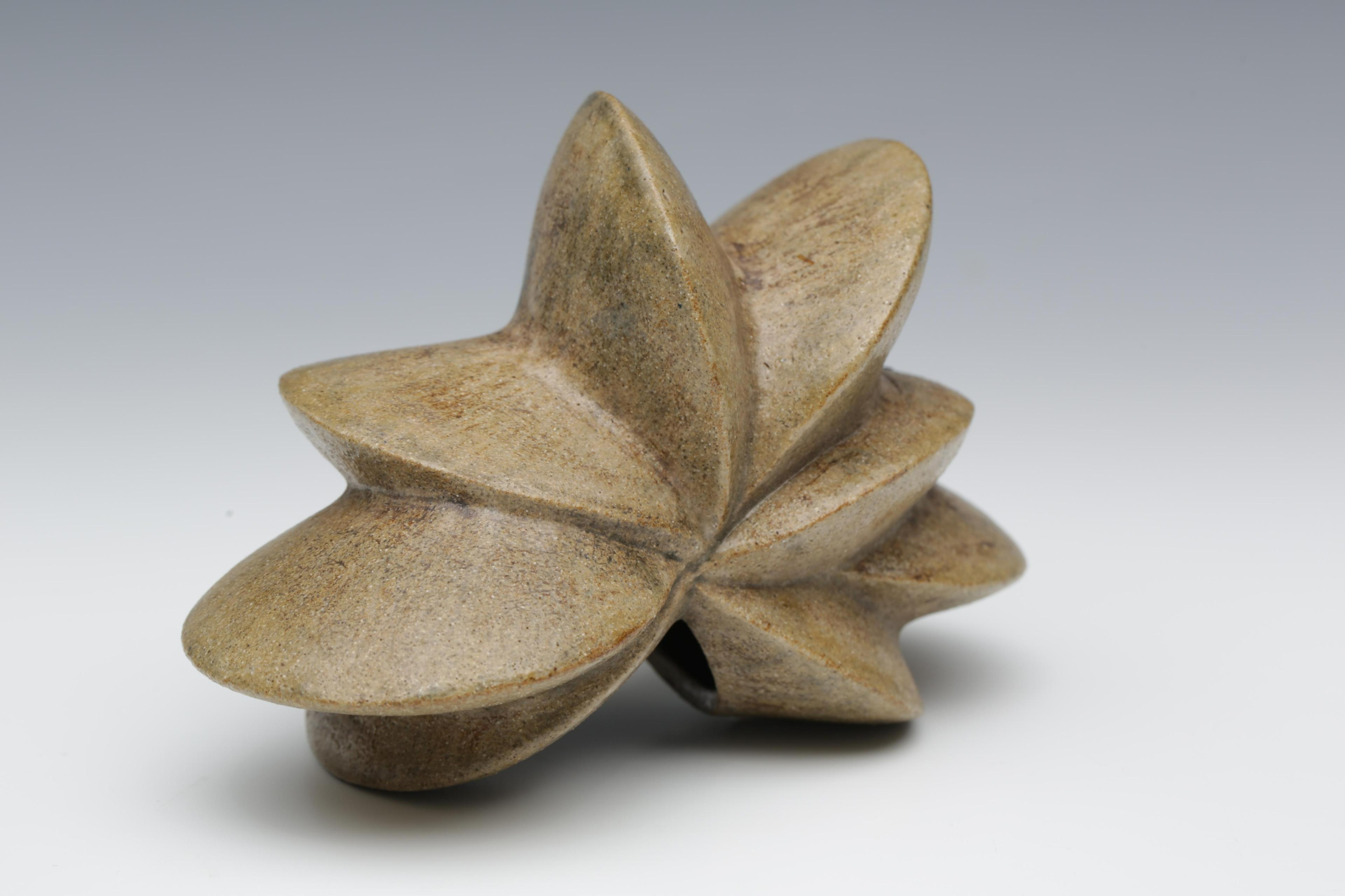 Helly Oestreicher | Object in de vorm van een schelp (1968) | MutualArt