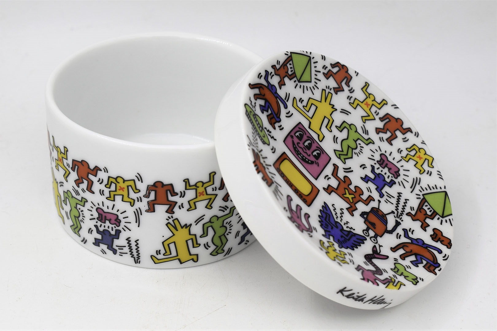 Keith Haring | A sugar bowl designed by Keith HARING | MutualArt