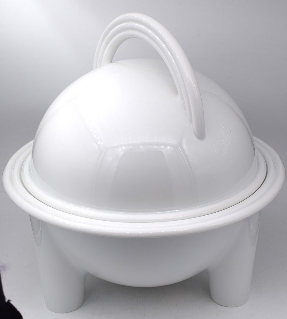 Mario Bellini | White porcelain soup tureen for ROSENTHAL | MutualArt