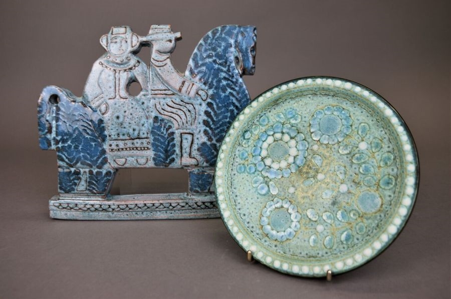 Danuta le Henaff | Sculpture in low relief in earthenware enamelled in ...