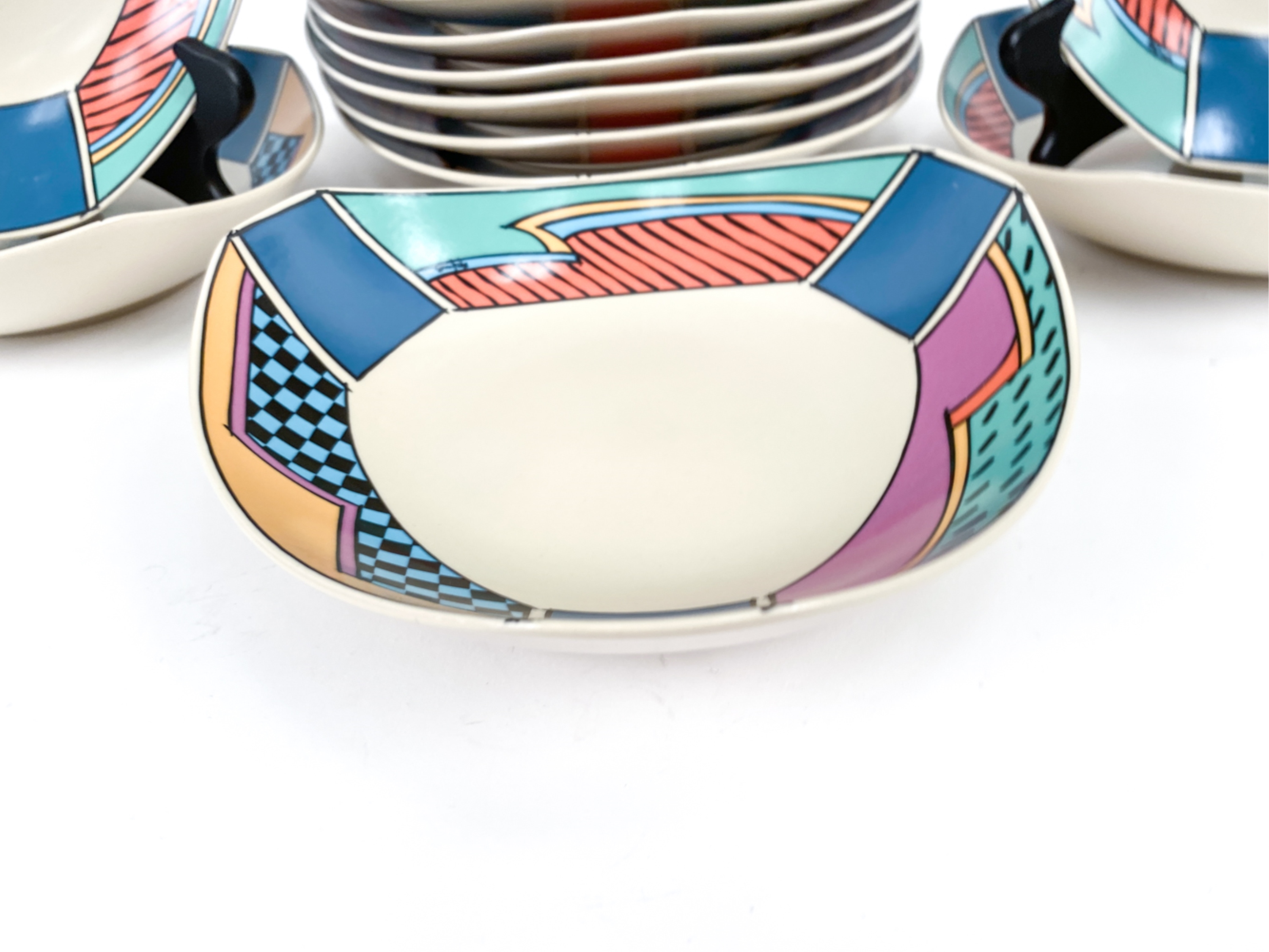 Dorothy Hafner | DOROTHY HAFNER FOR ROSENTHAL FLASH PORCELAIN | MutualArt