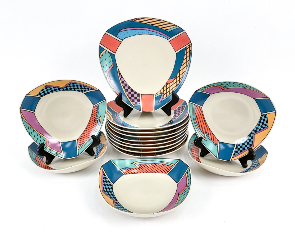 Dorothy Hafner | DOROTHY HAFNER FOR ROSENTHAL FLASH PORCELAIN | MutualArt