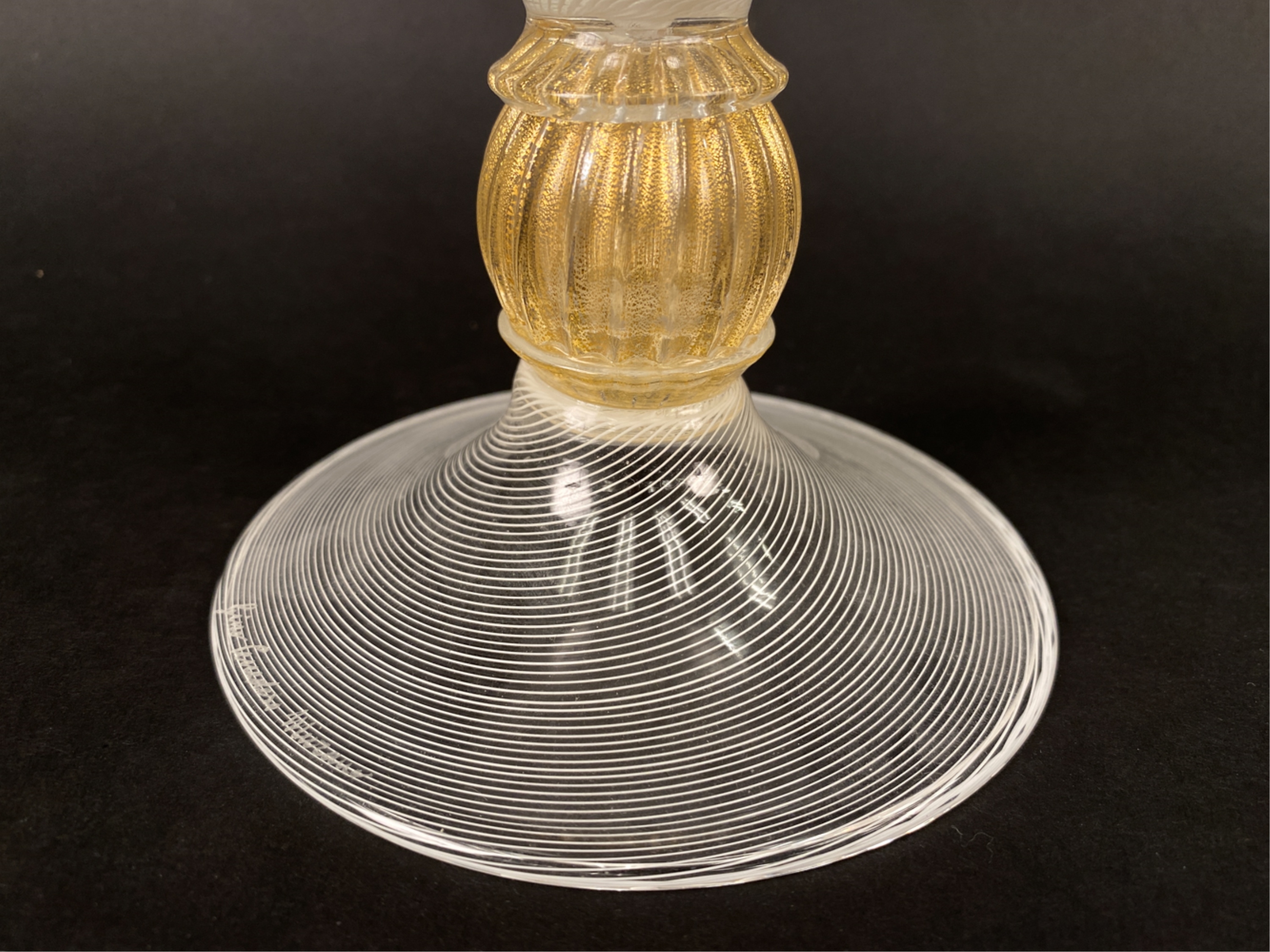 Gino Cenedese | GINO CENEDESE MURANO SWIRL GLASS VASE | MutualArt